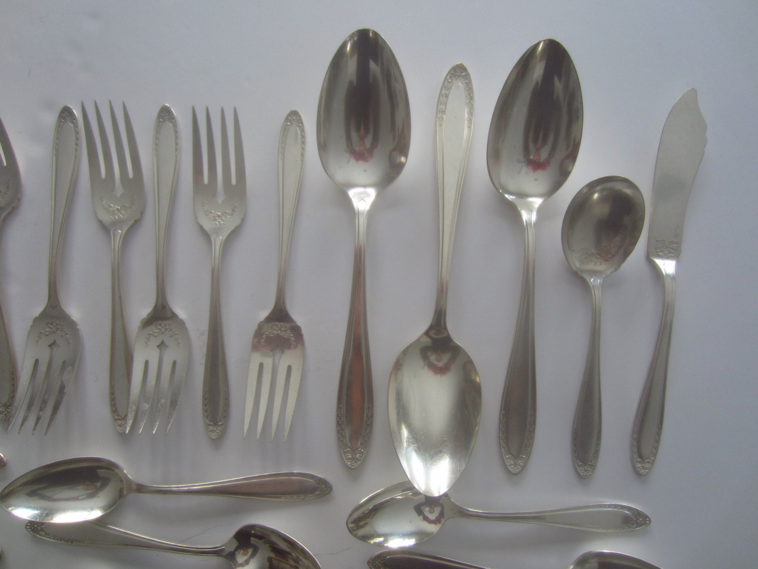 BRIDAL WREATH ~ 71 Pc. set ~ Vintage 1915 Oneida Community Par Plate ...