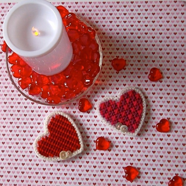 Plastic Canvas: Hearts and Buttons Magnets set of 2