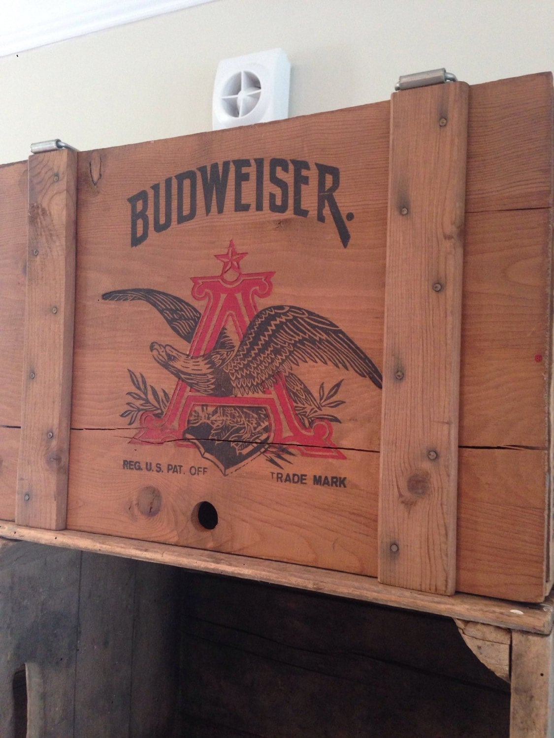 1976 Budweiser Wooden Box – Haute Juice