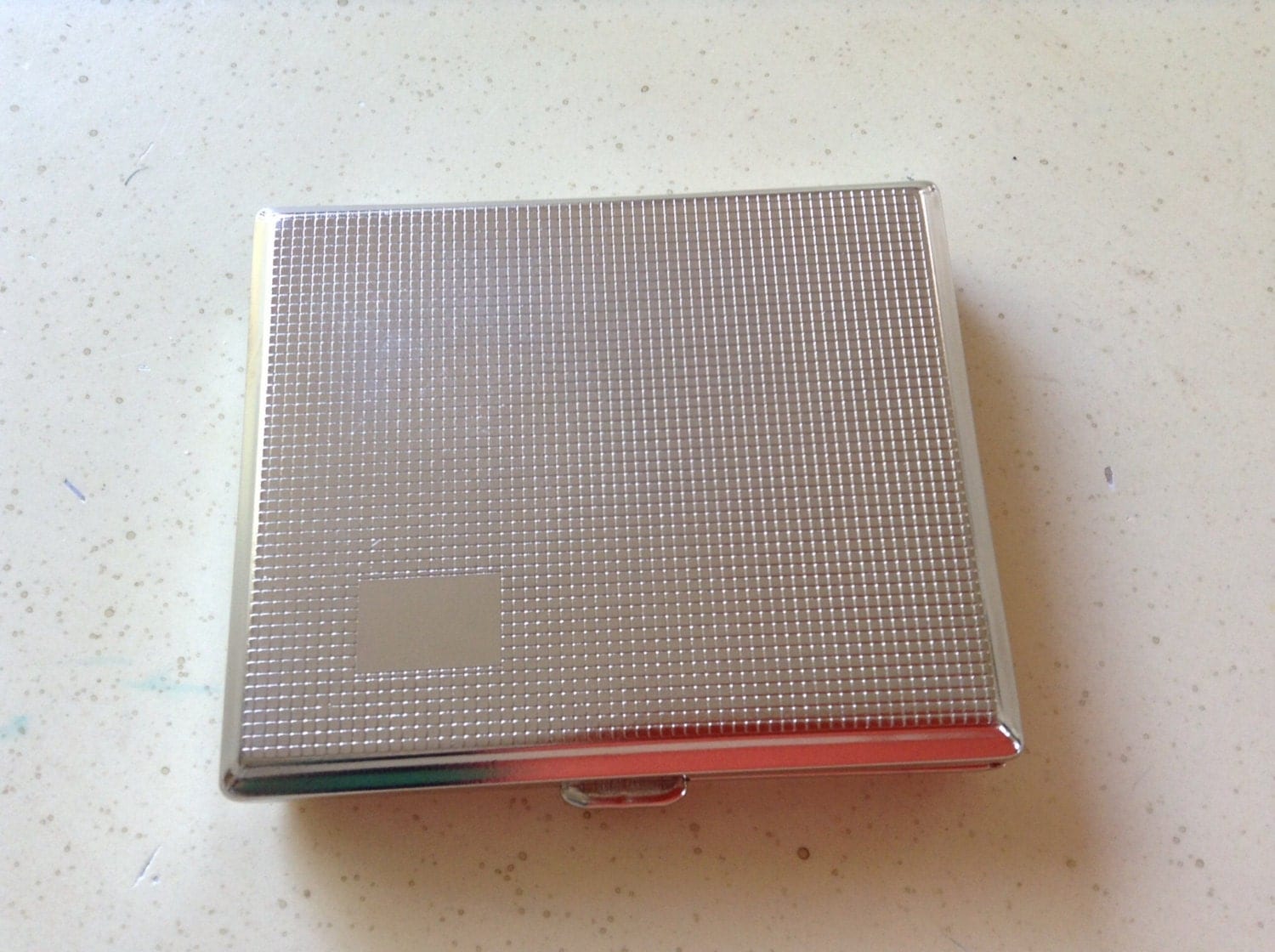 Stylish Ladies Cigarette Case. Smart Silver Tone Metal. – Haute Juice