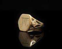 Popular items for family crest ring on Etsy