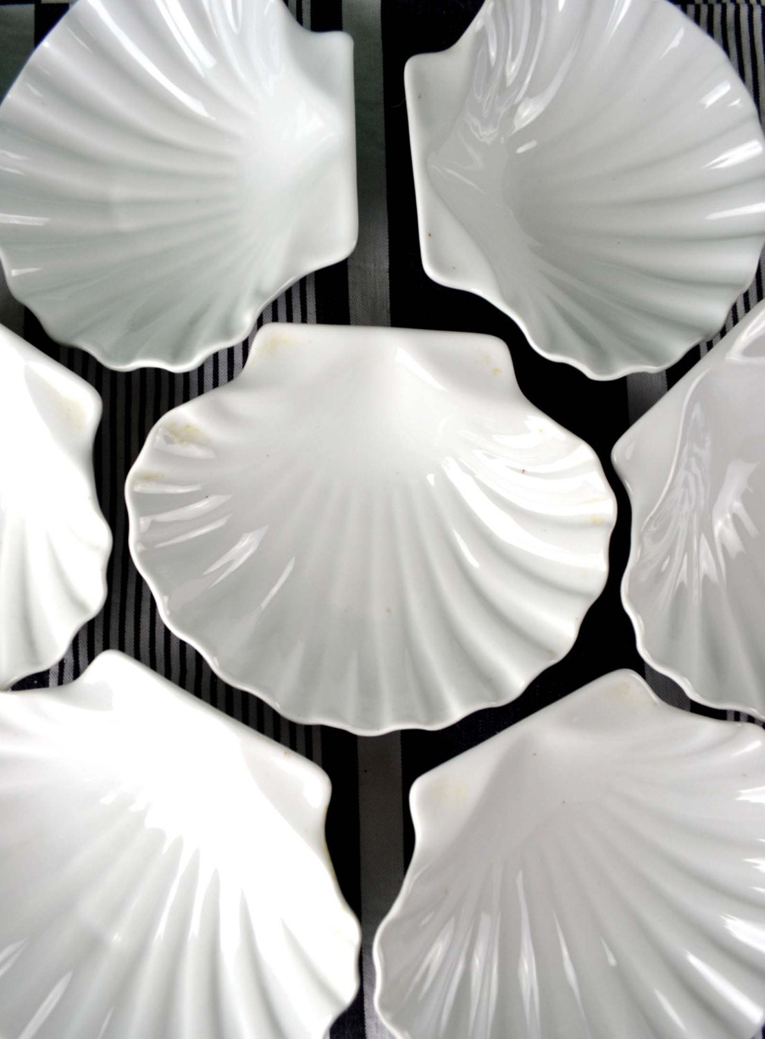 Set of 6 Classic White Porcelaine Scallop Shell Dishes Vintage ...