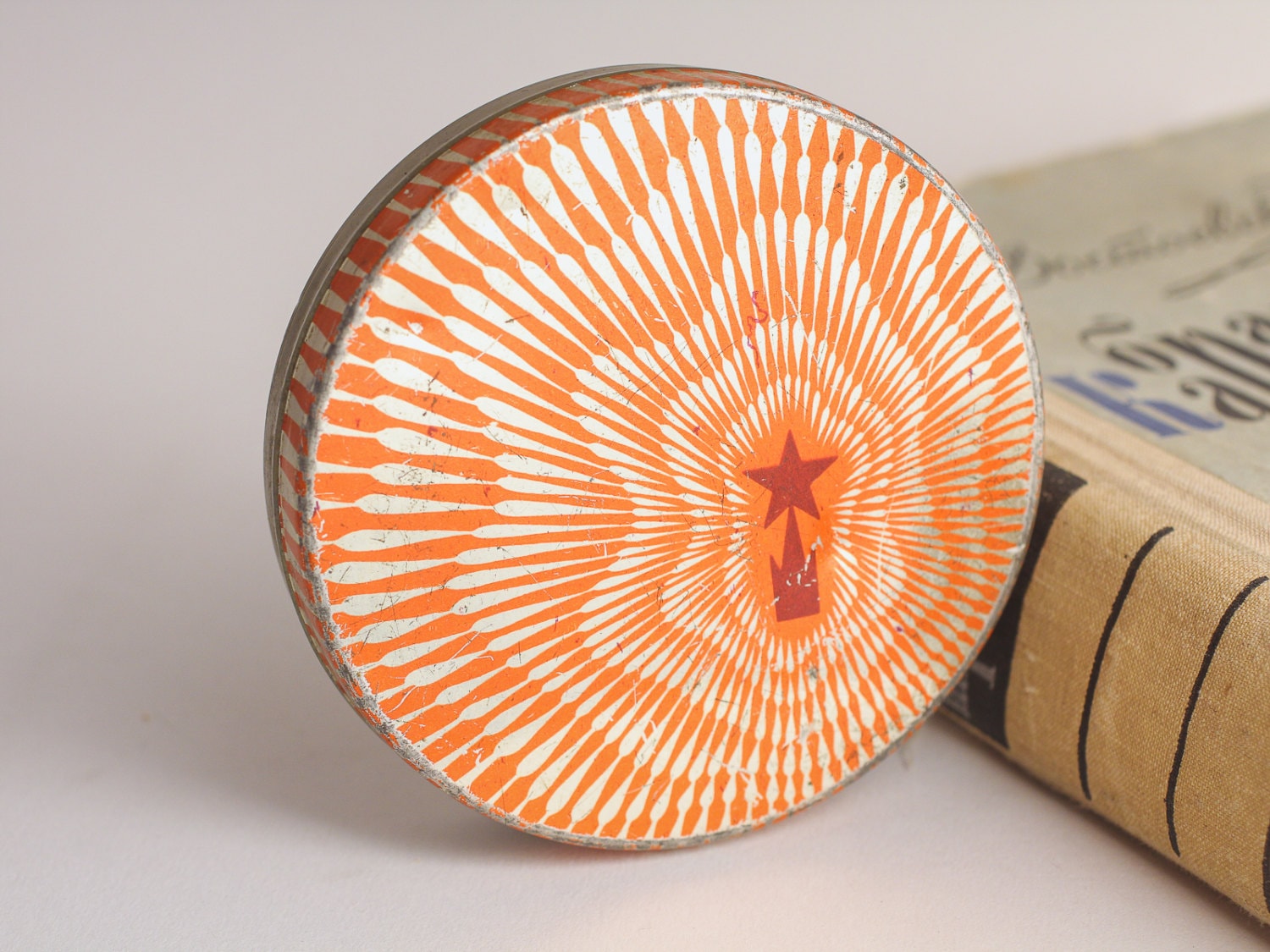 Red star soviet made tin box – minimalist design tin box – red tin ...