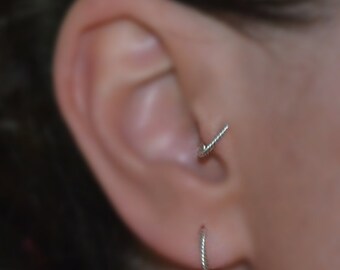 Gold TRAGUS HOOP // Tragus Piercing 20g 7mm Rook Earring