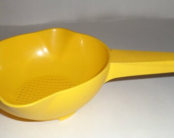 Vintage Yellow Tupperware Colander - Long Handled Strainer - Classic ...