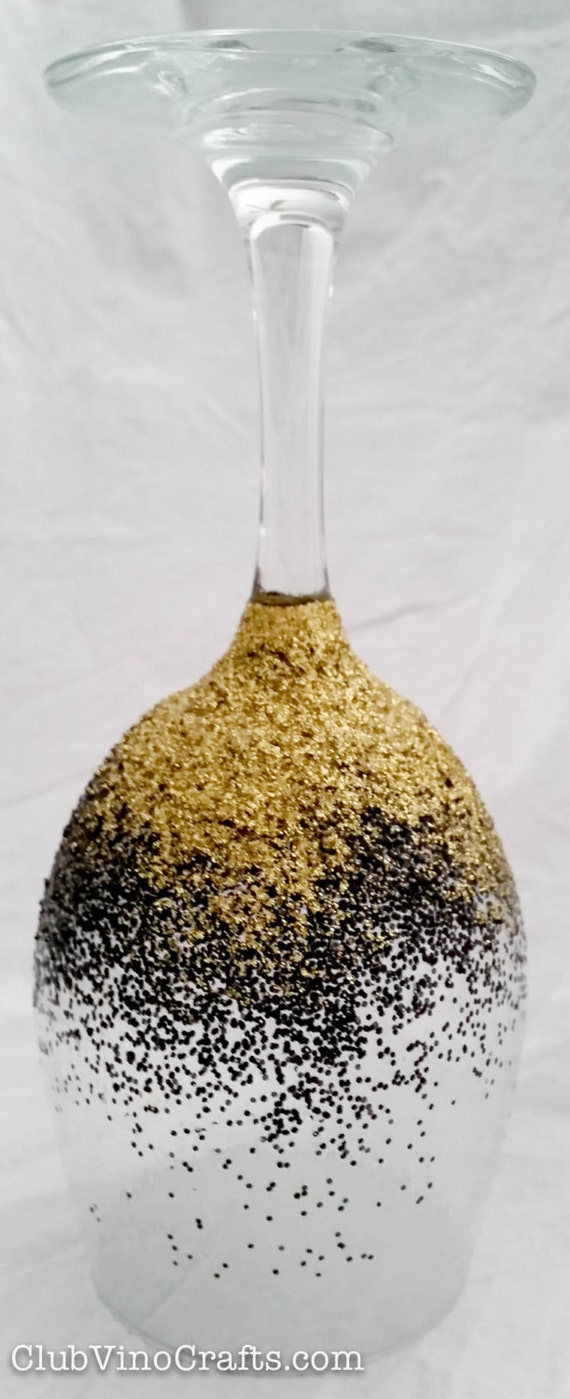 Sale Ombre Glitter Wine Glass Black And Gold By Clubvinocrafts