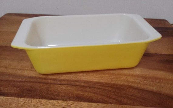 Items similar to Vintage pyrex 913 primary yellow on Etsy