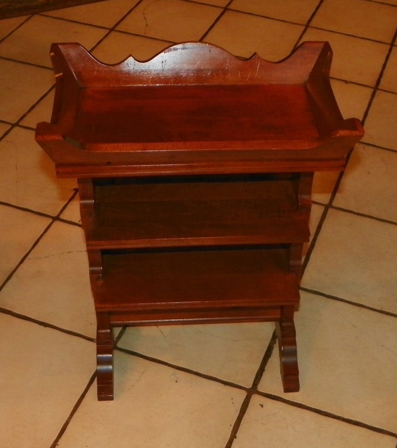 Cherry Tell City Nick Nack Shelf / Table (T447) – Haute Juice