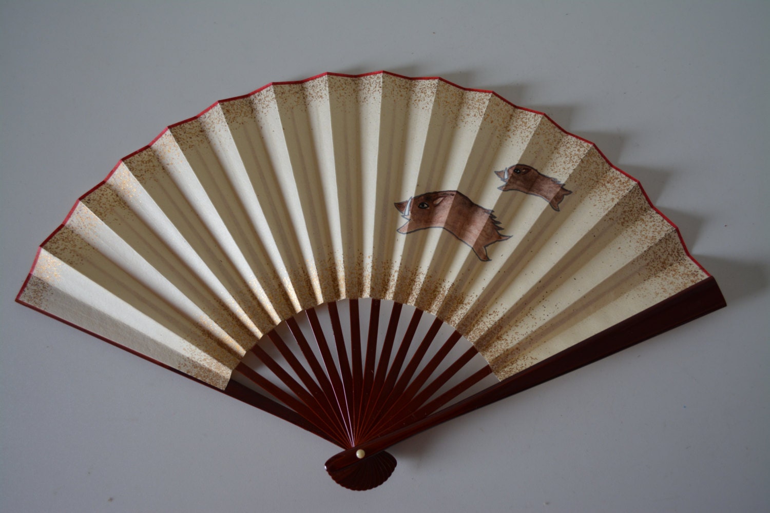 Hand fan, red lacquer, vintage Japanese sensu – Haute Juice