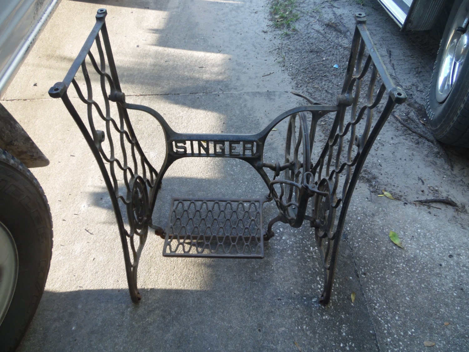 Antique Singer 1922 Treadle Sewing Machine Table Legs Industrial ...