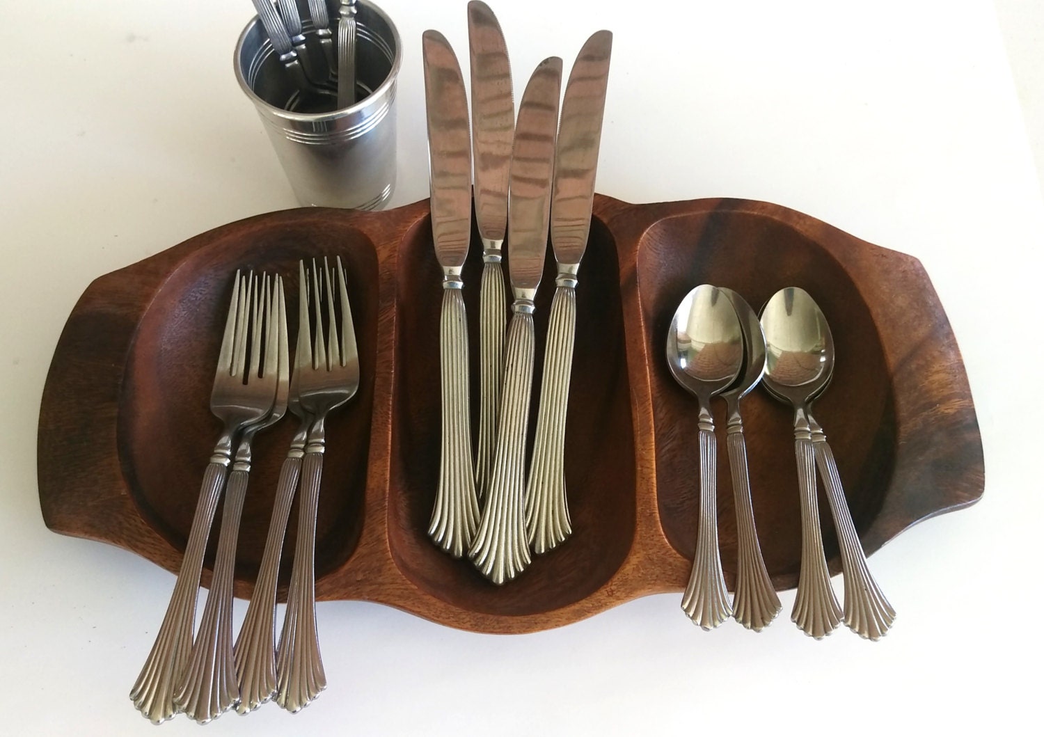 Vintage Rogers Co Flatware Scalloped design 16 Pcs Set – Mid Century ...