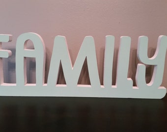 Items similar to Wall Vinyl "family" sign on Etsy