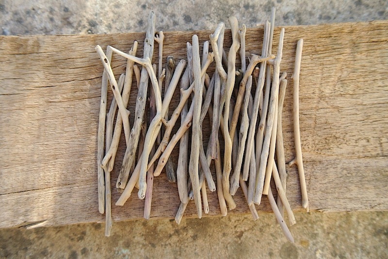 Driftwood // Small Thin Sticks // Craft Supplies by CreteDriftwood
