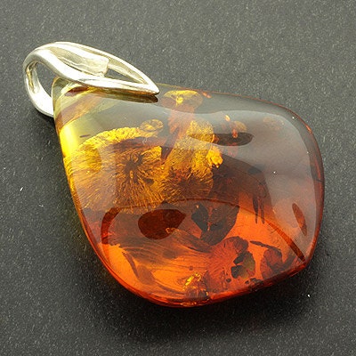 cherry amber pendant – Haute Juice