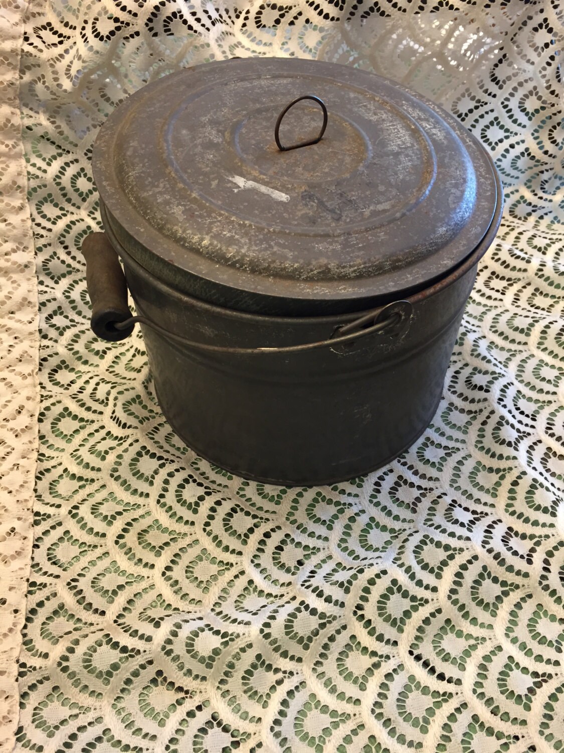 Metal lunch bucket/pail – Haute Juice