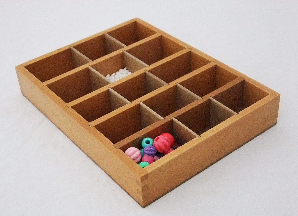 15 Slot Medium Sized Wood Sorting-Oganizing Tray With