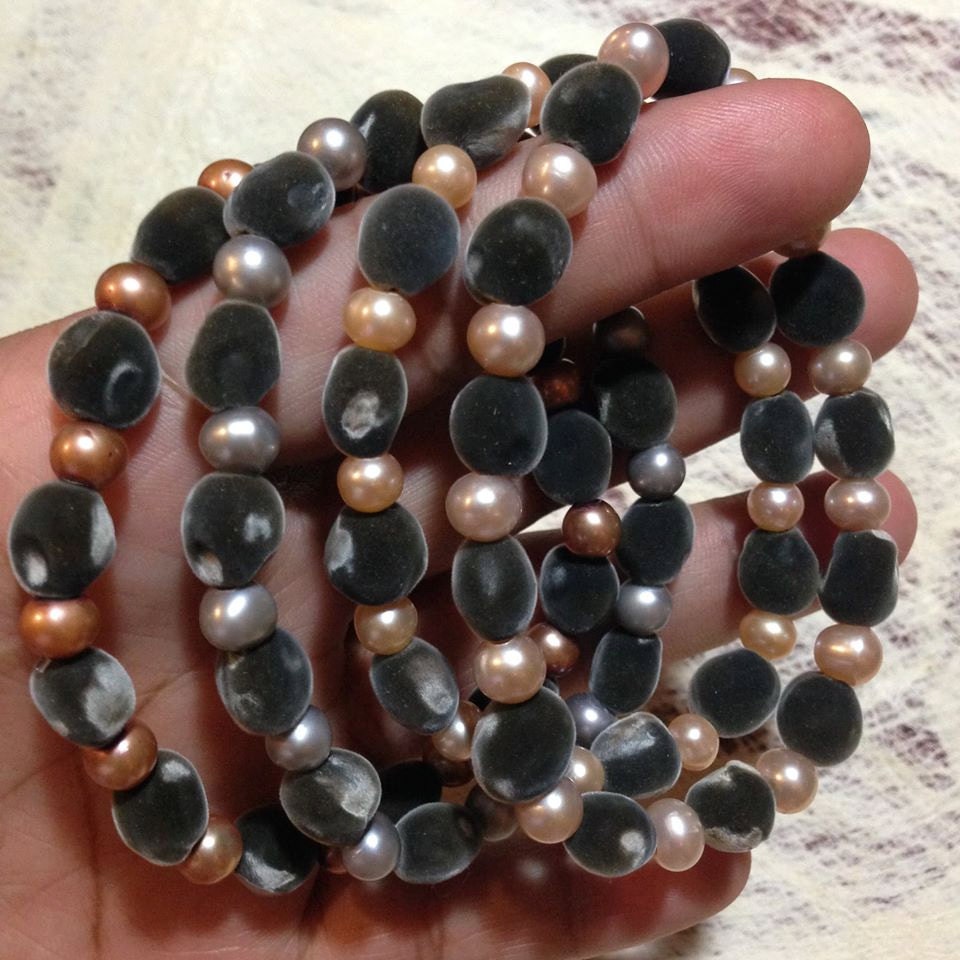 Maui mink Mgambo Velvet seed Hua Weleweka seed bracelet.