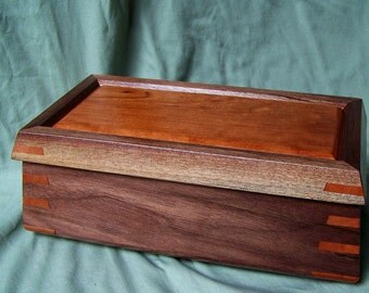 Items similar to Handcrafted Walnut and Cherry Case for iPhone 4 and 4S ...