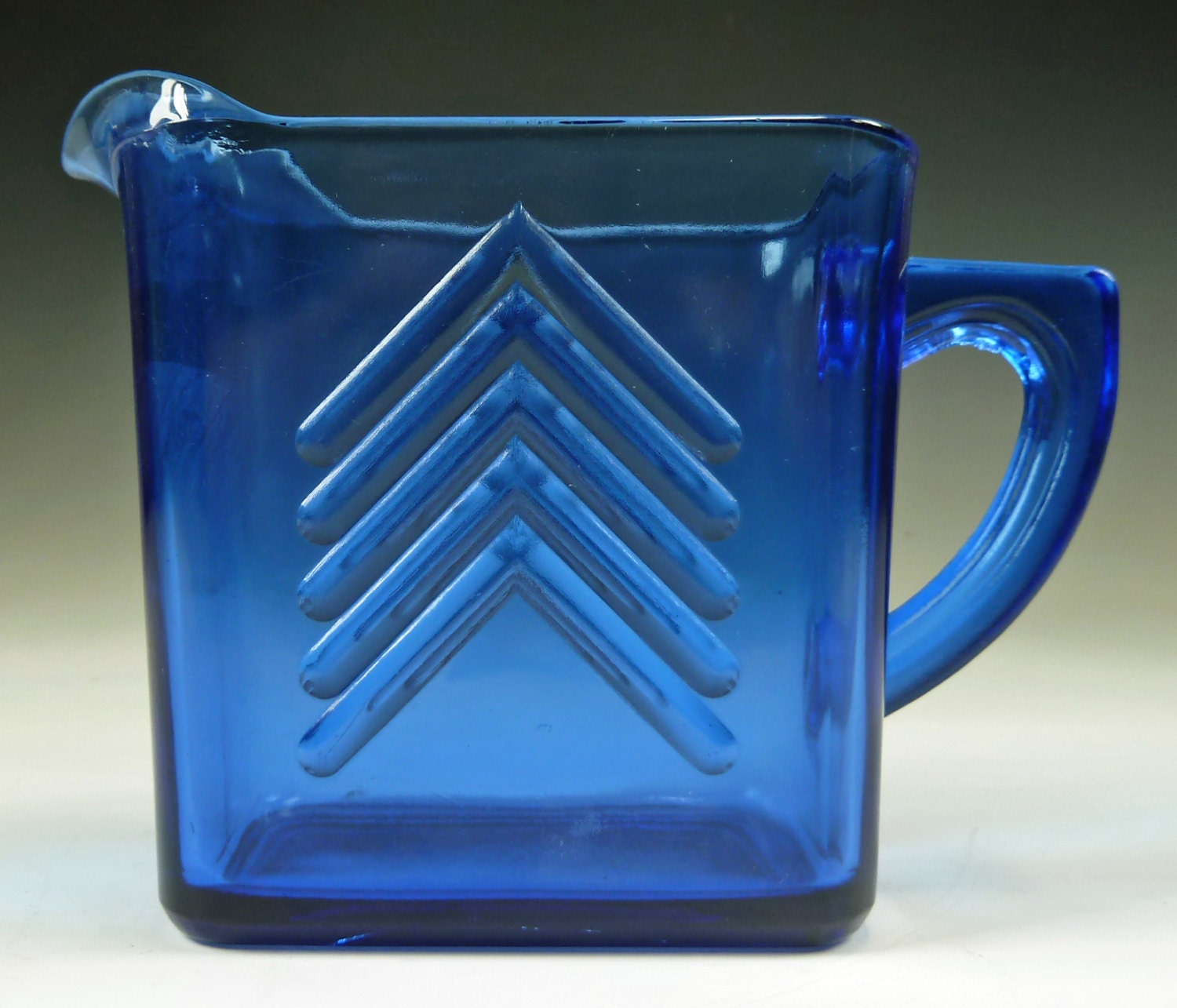 Vintage Pyrex Cobalt Blue Glass Pitcher – Haute Juice