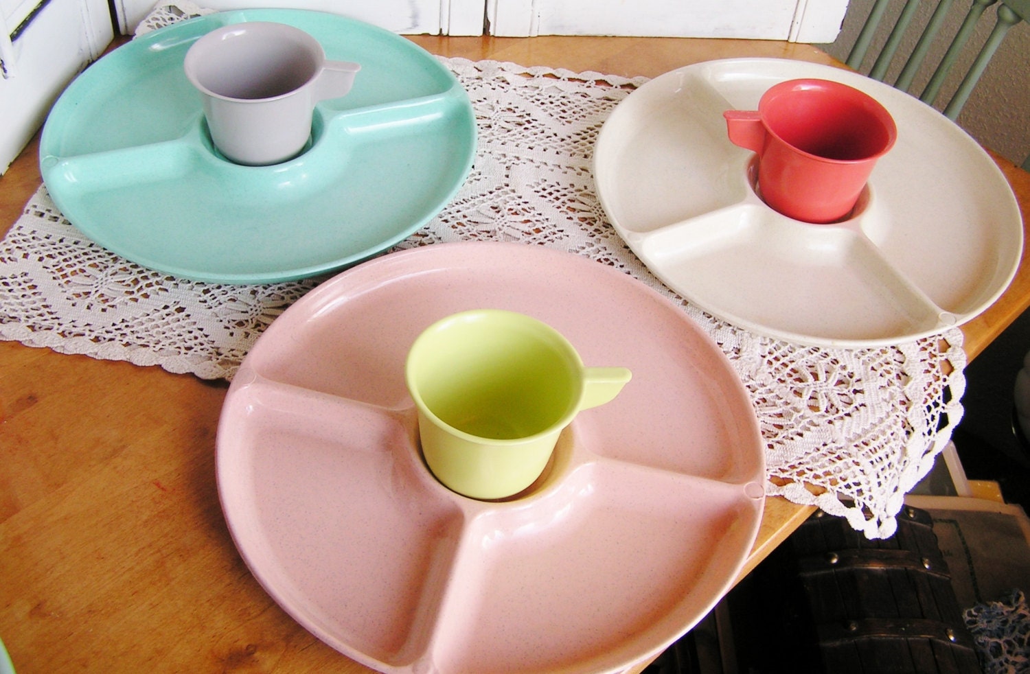 Vintage Set of 3 Divided Plates and Three Cups or Mugs Plastic Serving ...