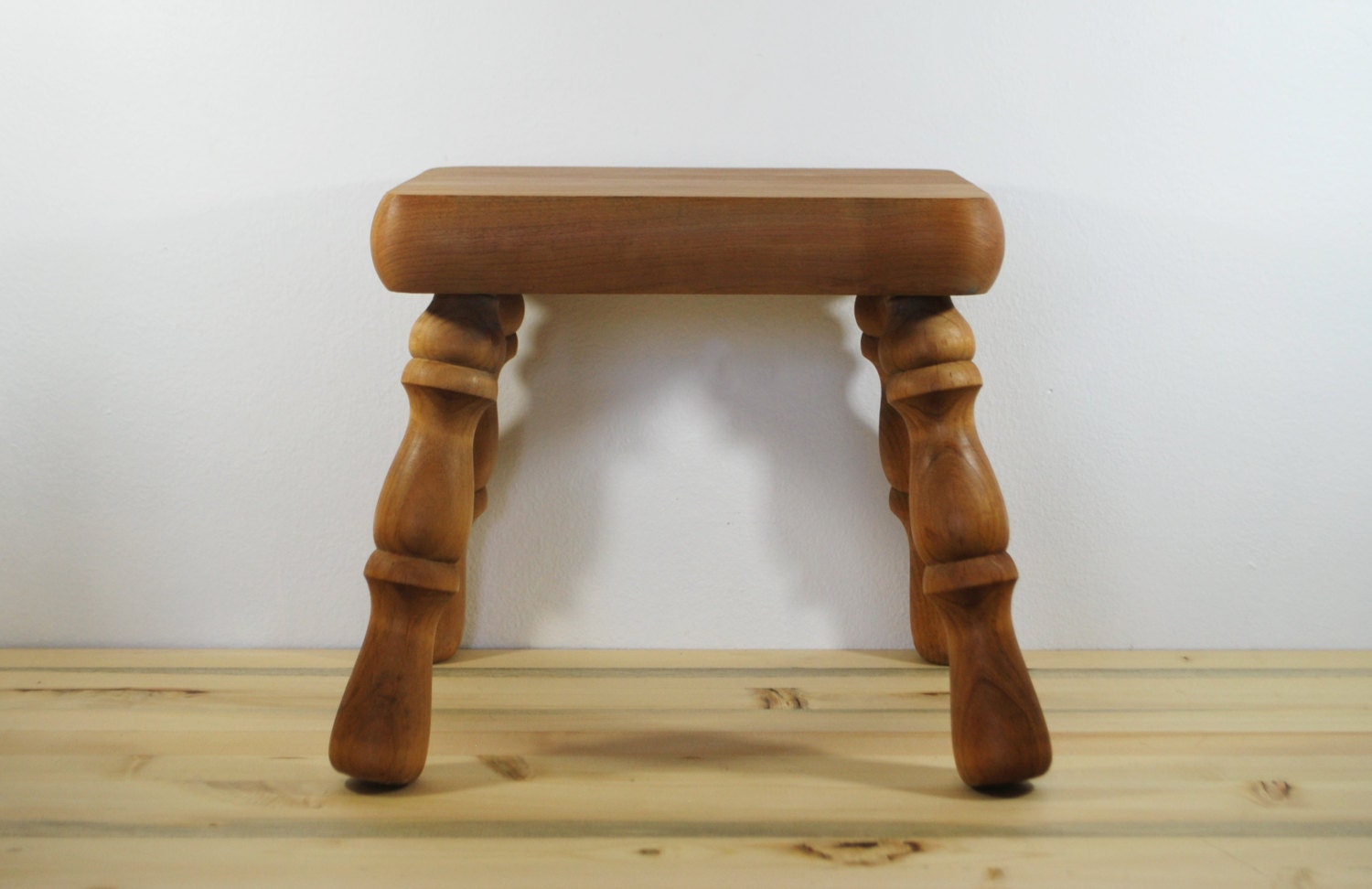 Primitive Vintage Rustic Heavy Wooden Farmhouse Foot Stool Turned Leg ...