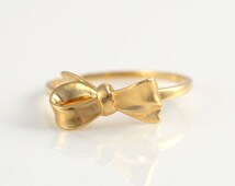 Popular items for gold bow ring on Etsy