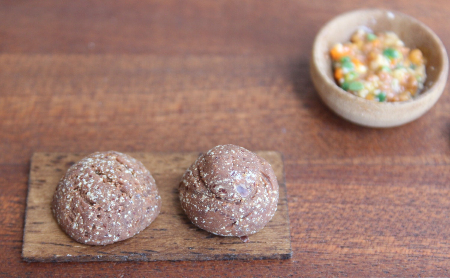 Maslin bread: Medieval Tudor dollshouse 12th scale ryebread.