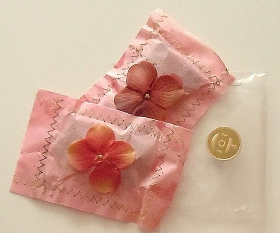 PAPER SACHETS set of 2 sweetly scented sachets for your