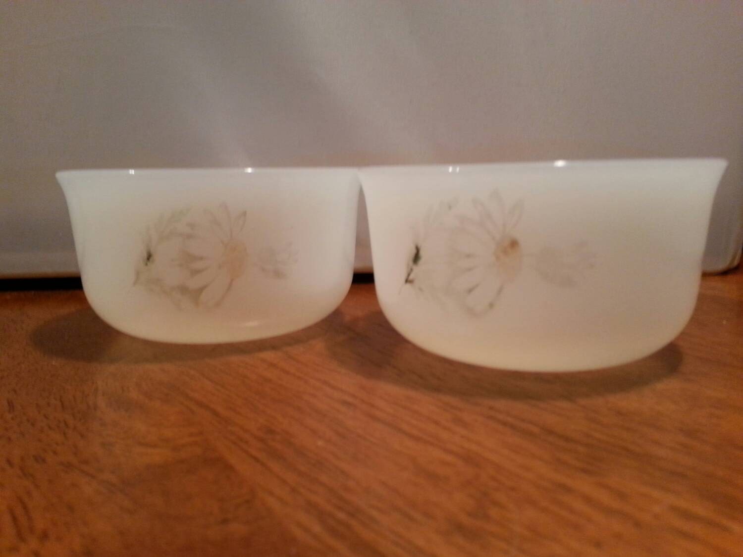 Set of two small bowl Arcopal #11 white with white flower – Haute Juice