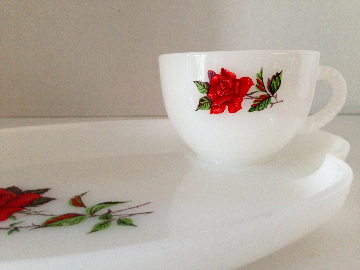 Vintage Red Roses White Milk Glass Snack Set – Haute Juice