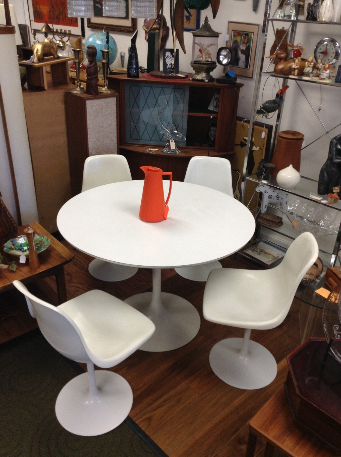 Knoll Saarinen styled dining table set w/4 chairs – Haute Juice