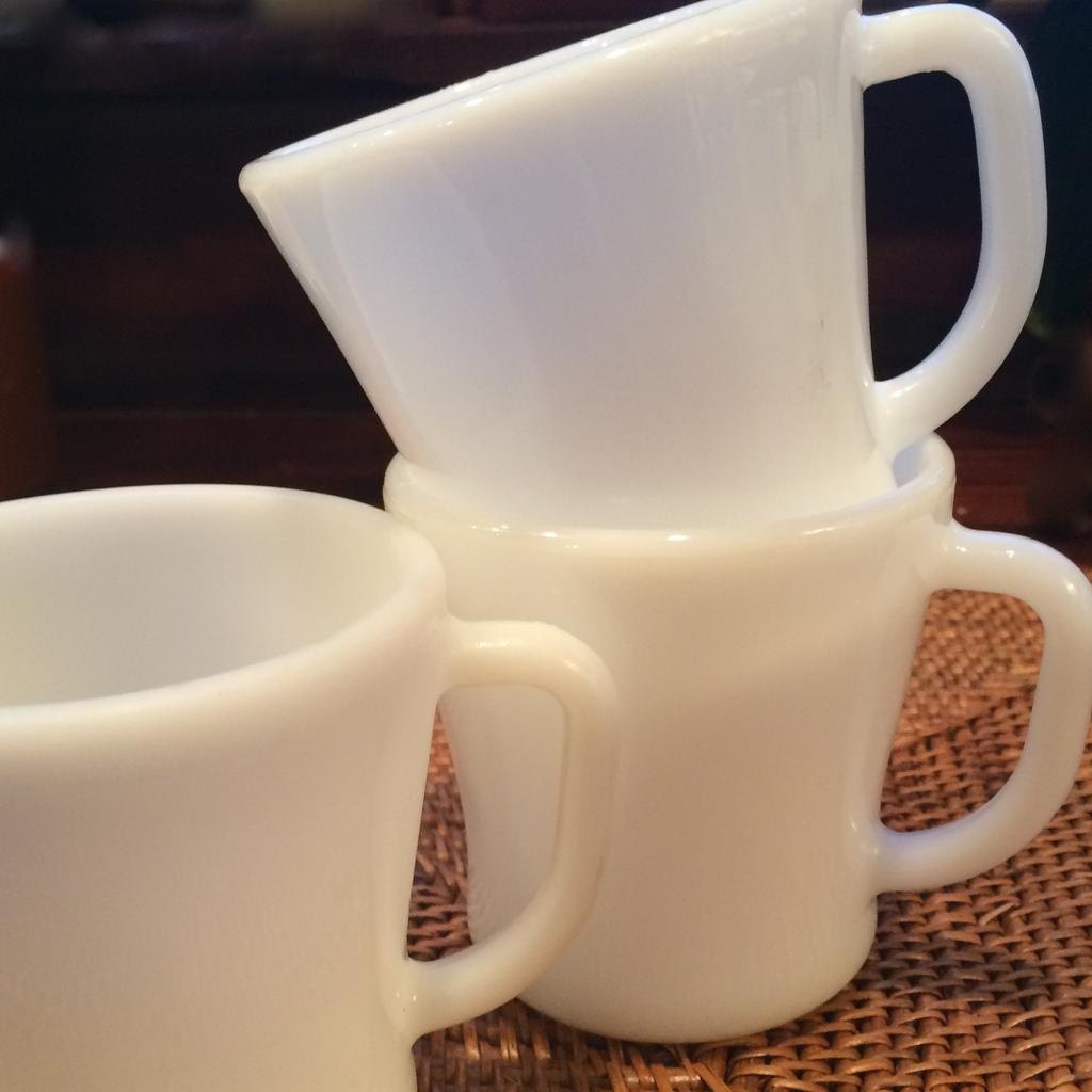 White Milk Glass Mugs, Set of Four in Classic Shape by Federal Glass ...
