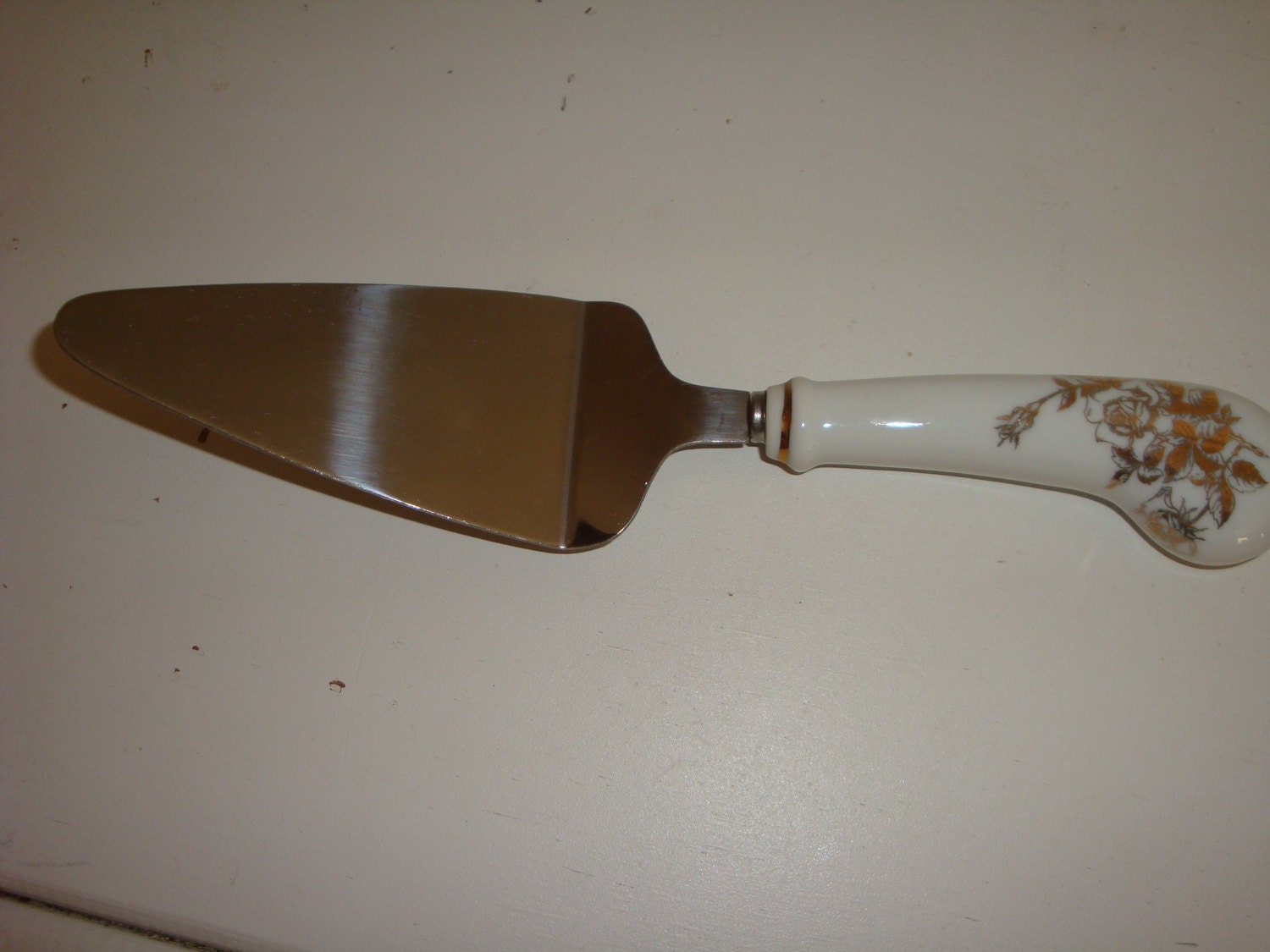 Wedding Cake or Pie Server Stainless Steel White Porcelain Handle with ...