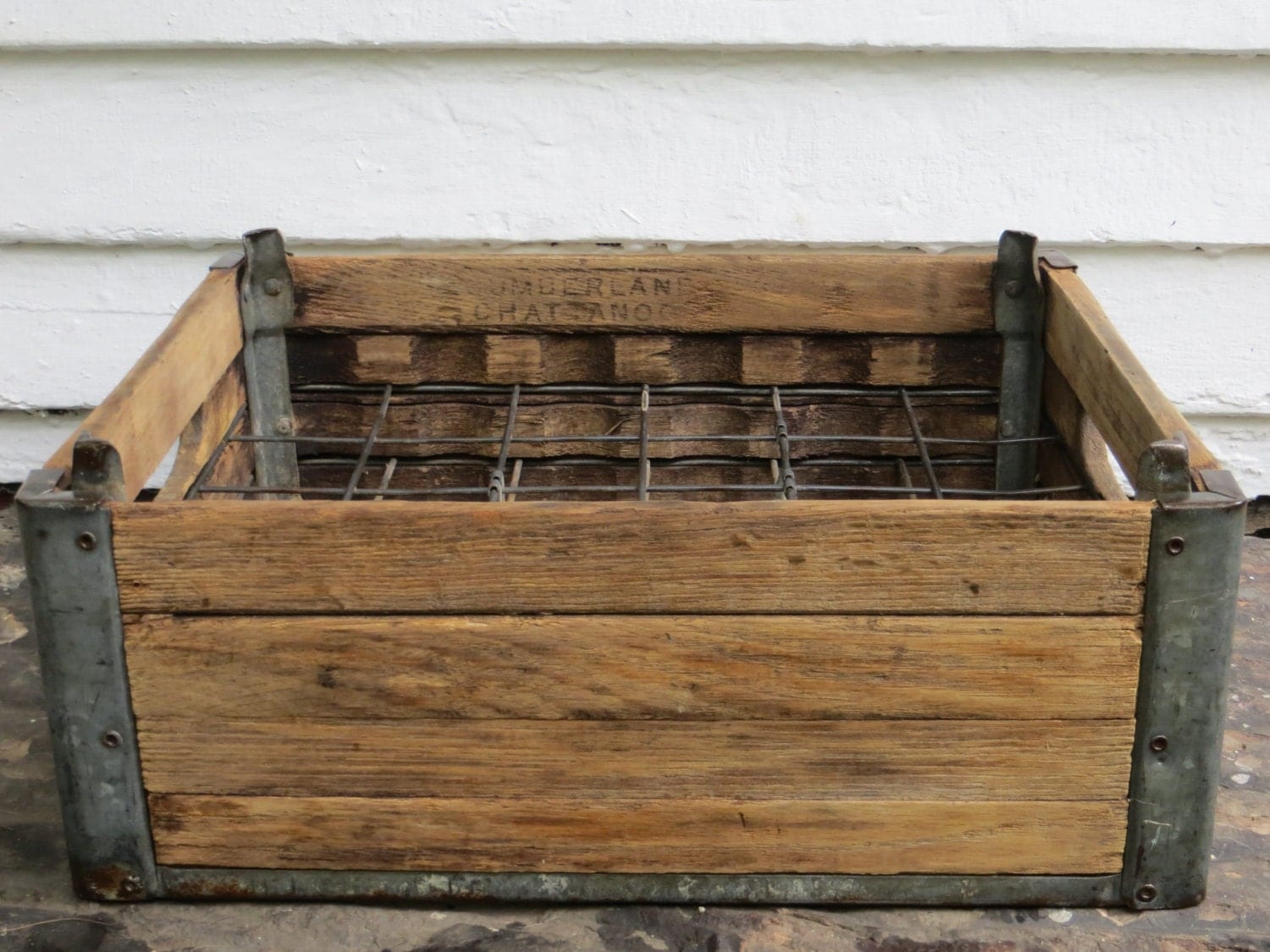 rustic milk wood crate ~ Cumberland Chattanooga ~ carried pint sized ...