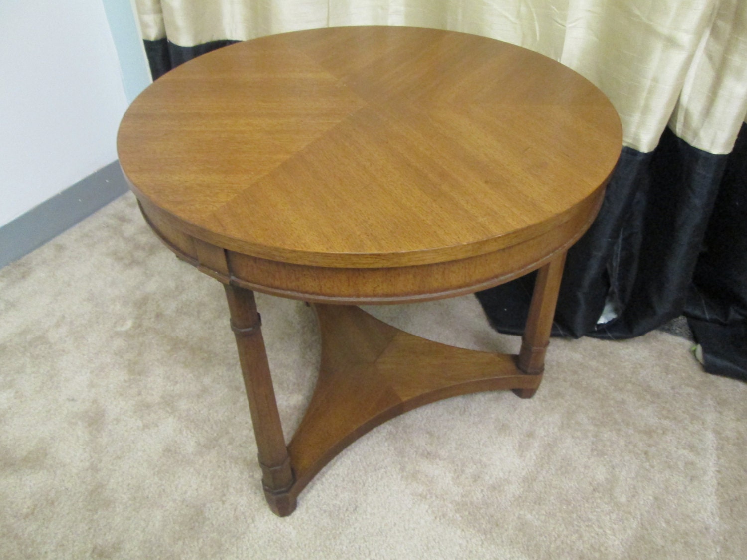 Drexel Vintage Triune Side or End Round Three Leg Table – Haute Juice