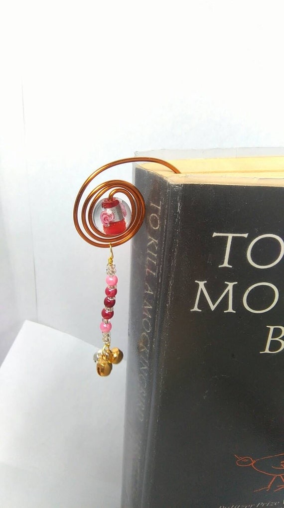 Items similar to Romantic red beaded wire bookmark on Etsy
