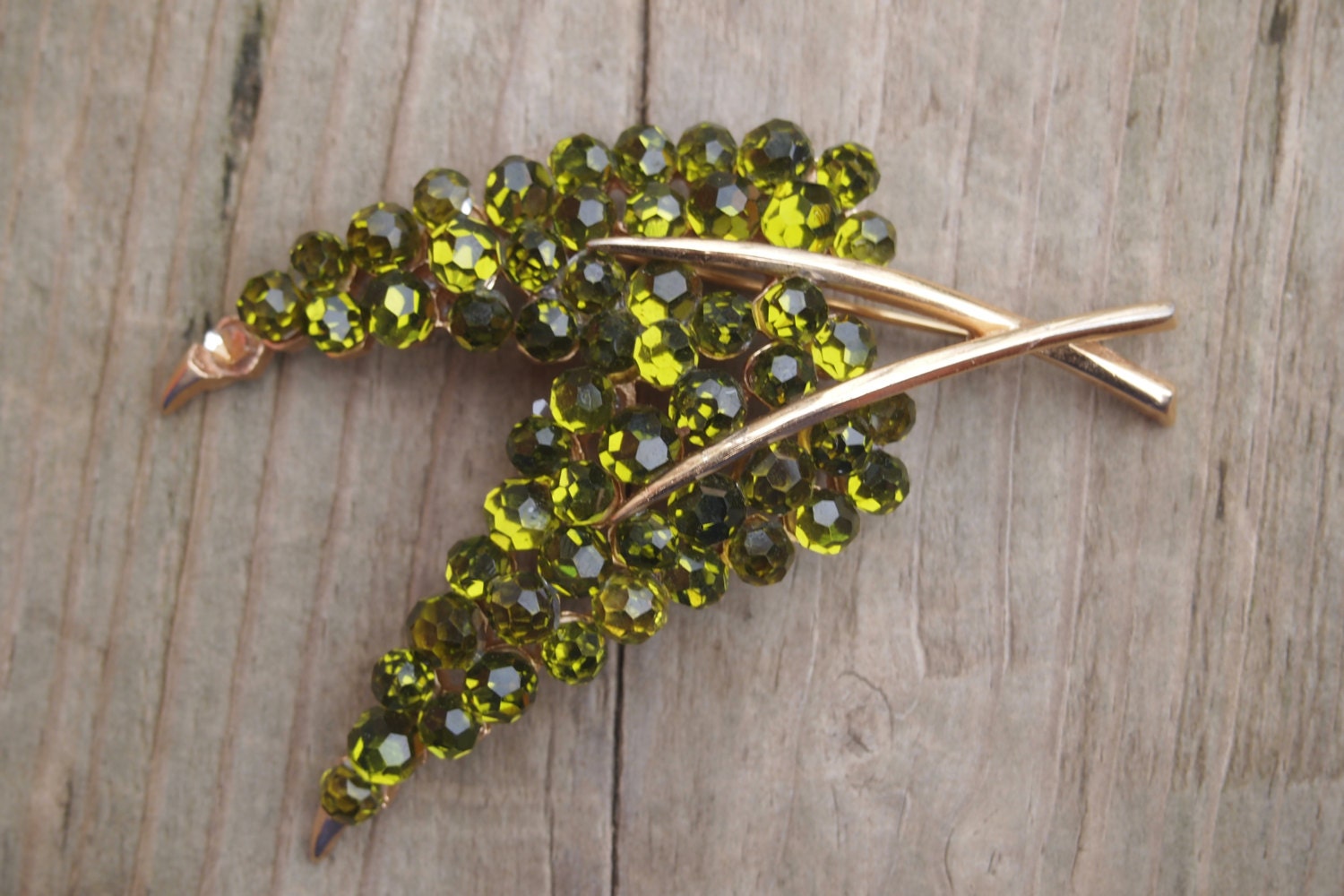 Vintage Crown Trifari Gold Plated Olive Green Briolette Double Leaf ... Vintage Crown Trifari Gold Plated Olive Green Briolette Double Leaf ...
