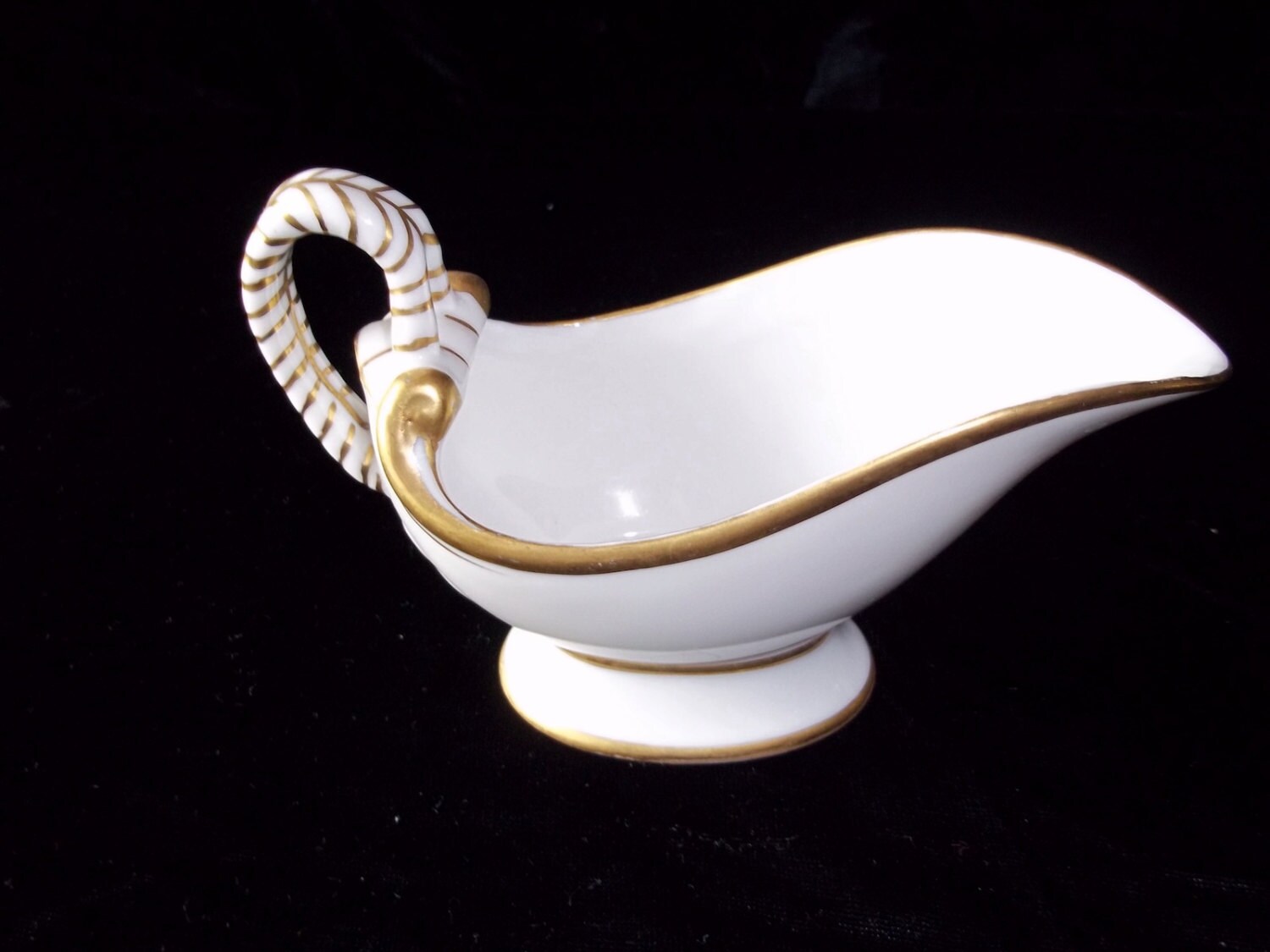 Gorgeous Vintage Gold Rimmed Porcelain Sauce Boat – Haute Juice