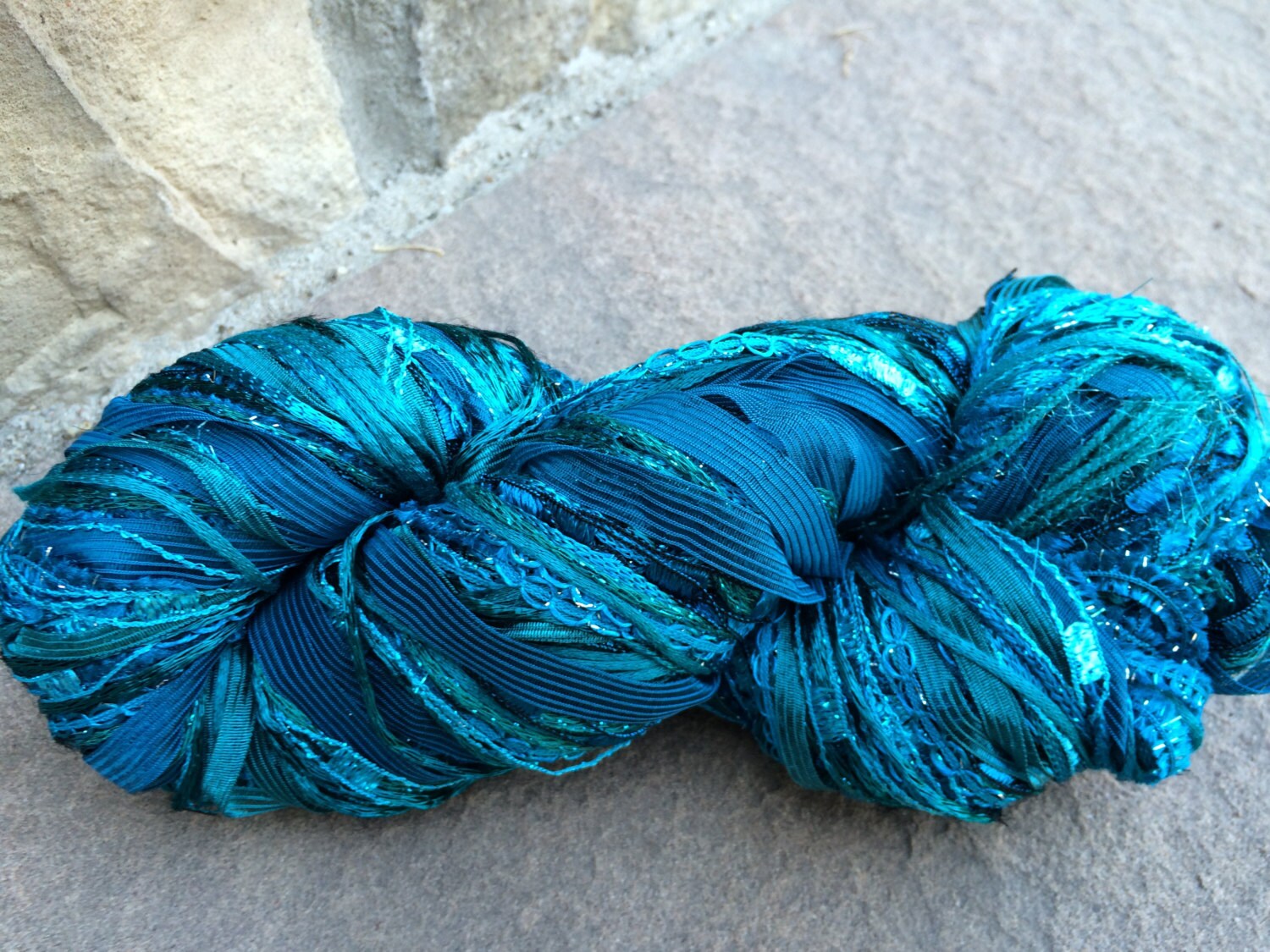 FEZA ALP DAZZLE Hand Tied Luxury Novelty Ribbon Yarn
