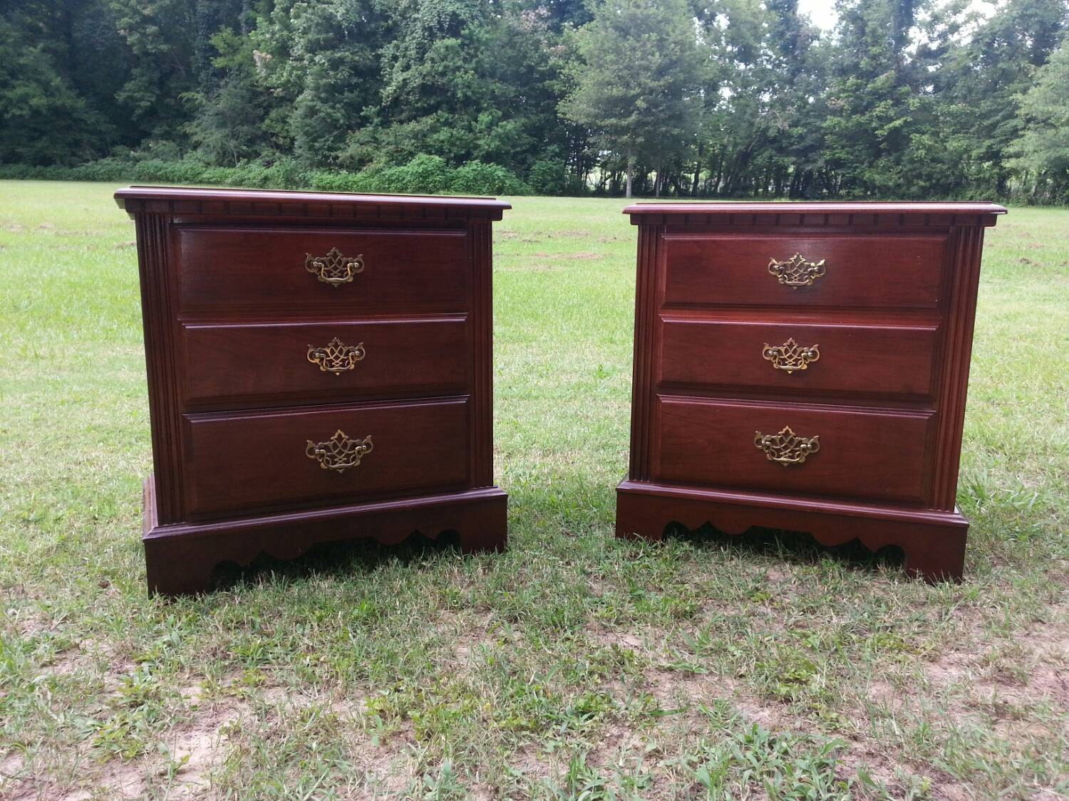 Pair of night stands ready to be refinished – Haute Juice