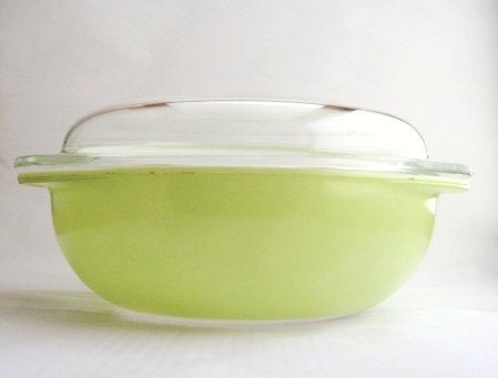 Vintage lime green Pyrex round casserole dish with lid, 024 – Haute Juice