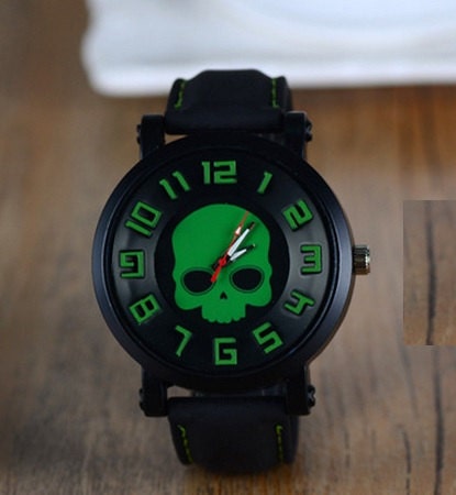 Retro Quality Large Faced Skull Watch With 3D Numbering and Quartz ...