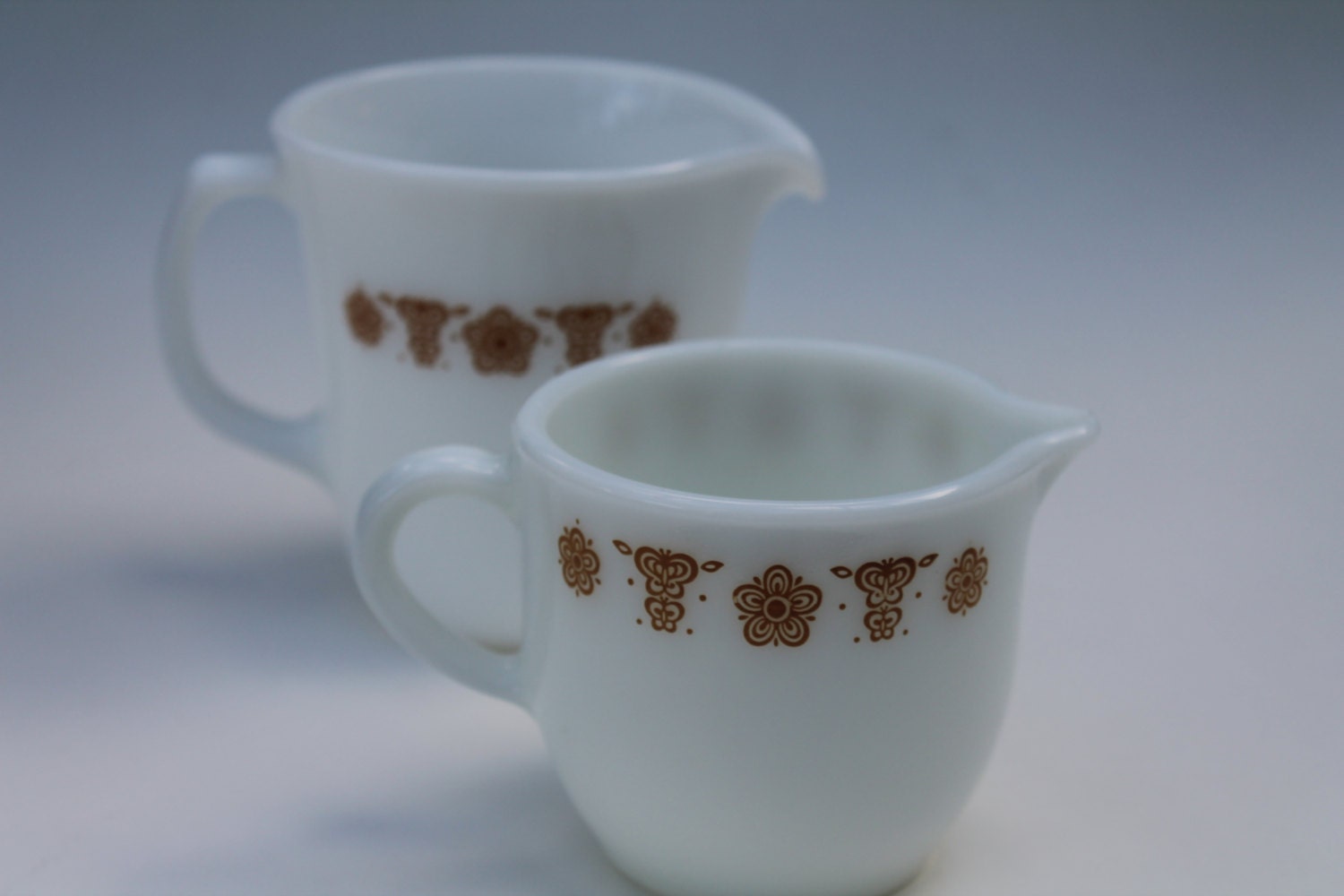 2 Pyrex Creamer Pitchers Gold Butterfly Milk glass Vintage Serving ...