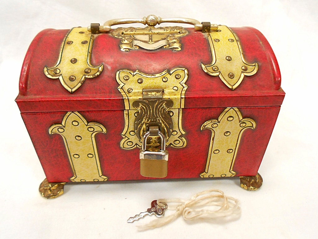 French Vintage Metal Treasure Chest Biscuit Box with Lock & Key (B181 ...