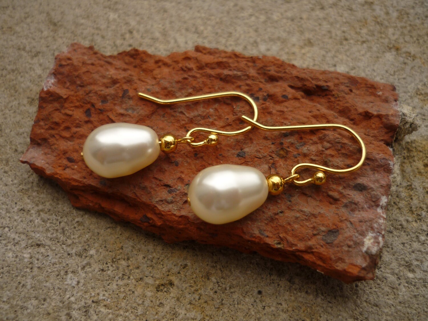 Pear shaped pearl earrings cream pearl earrings pearls and