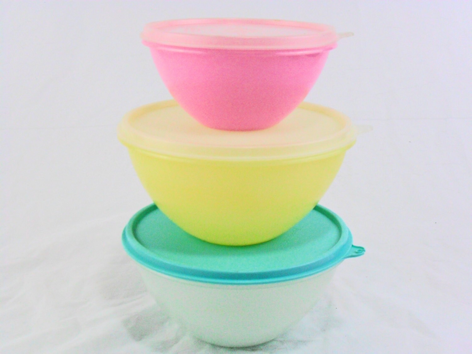 Vintage Pastel Tupperware Bowls with Lids – Haute Juice