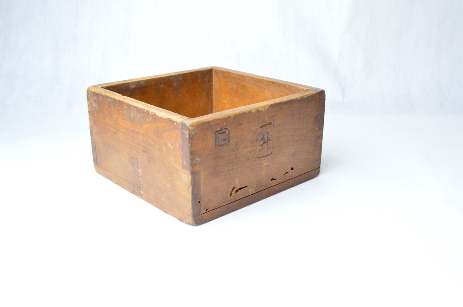 Antique Japanese Masu Measuring Box. Rustic Handmade Box. 大 – Haute Juice