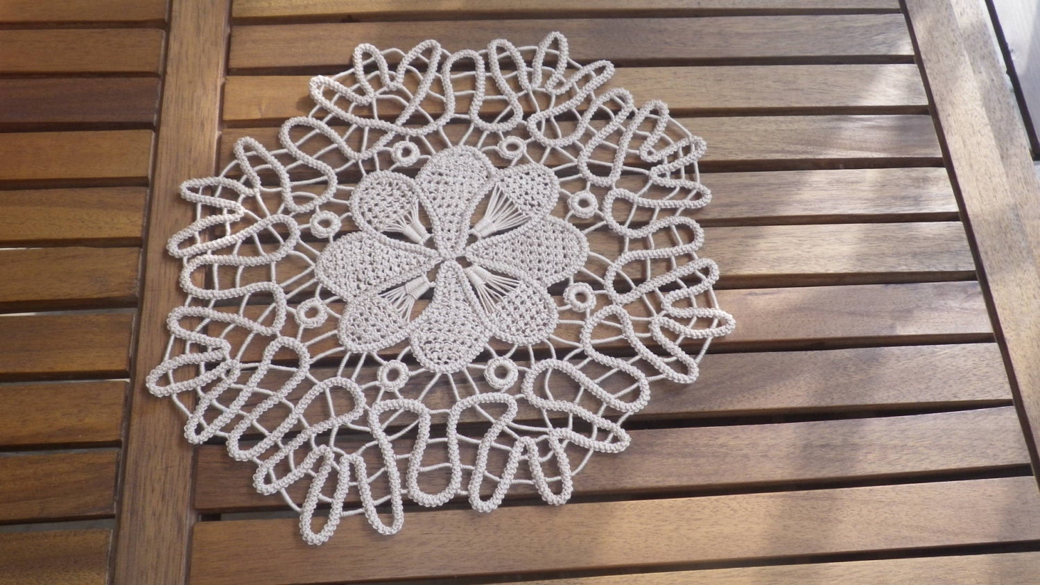 Small table macrame point lace doily