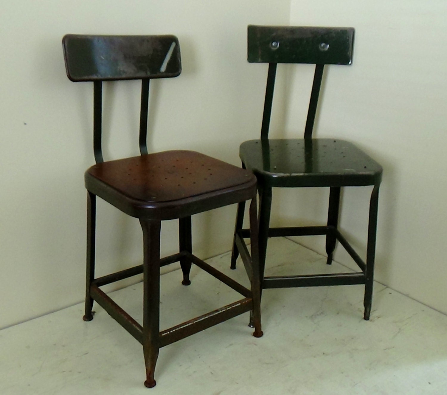 2 Vtg Industrial Steel Metal Shop Stools Chairs Lyon Drafting Factory ...
