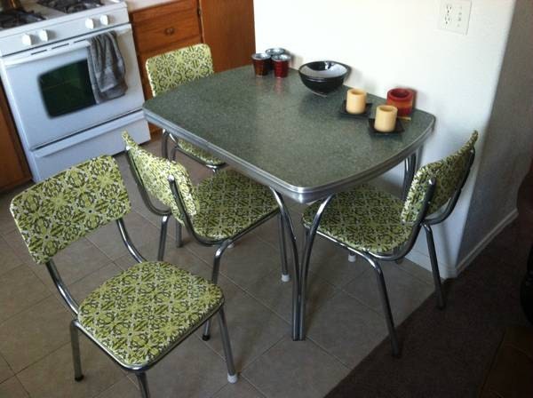 Vintage 1950’s Diner chrome/formica table and 4 chairs – Haute Juice